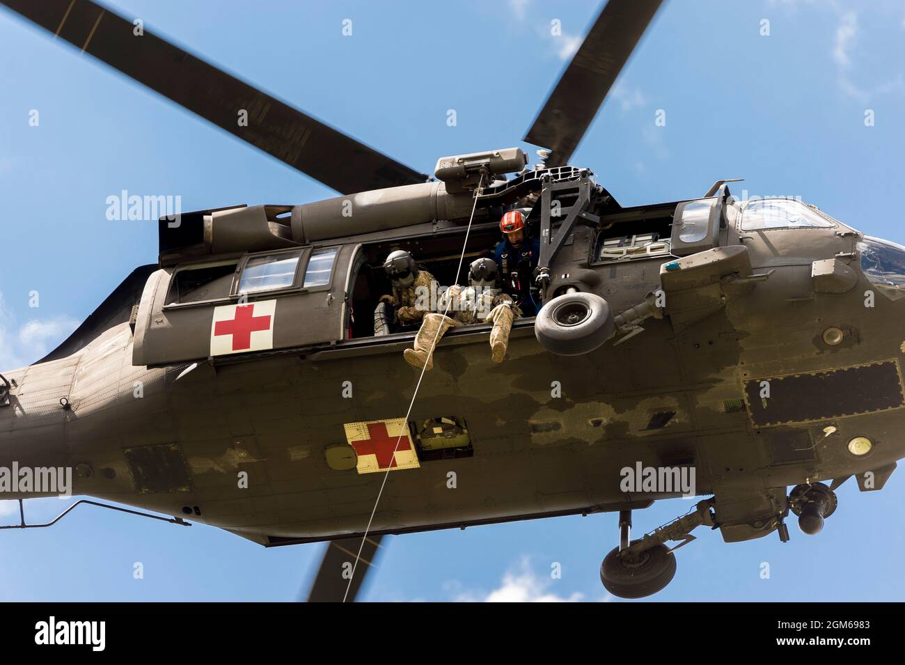 Texas Army National Guardsmen with the 2nd Battalion, 149th Aviation ...
