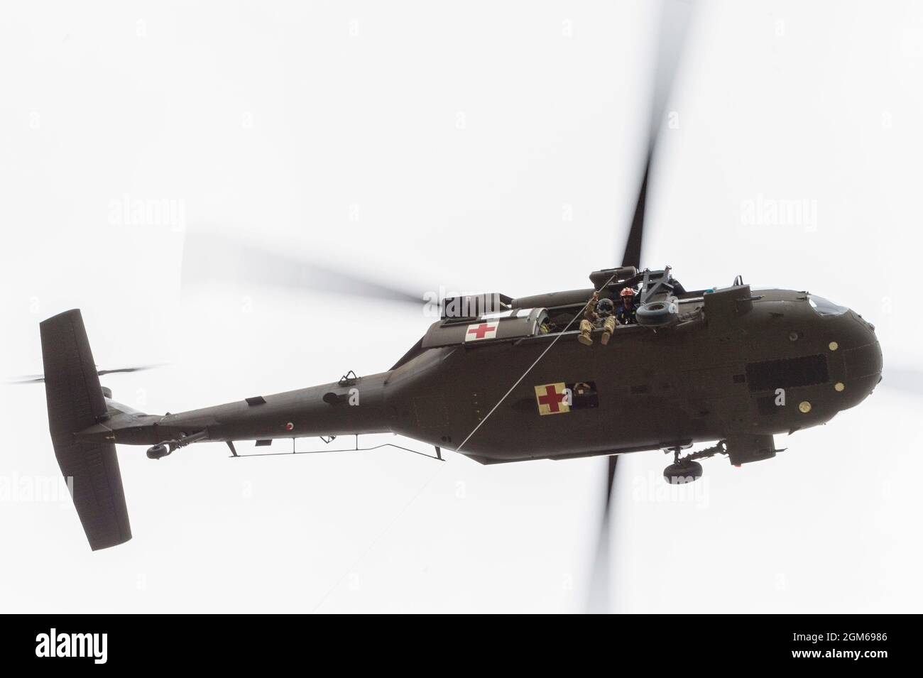 Texas Army National Guardsmen with the 2nd Battalion, 149th Aviation ...