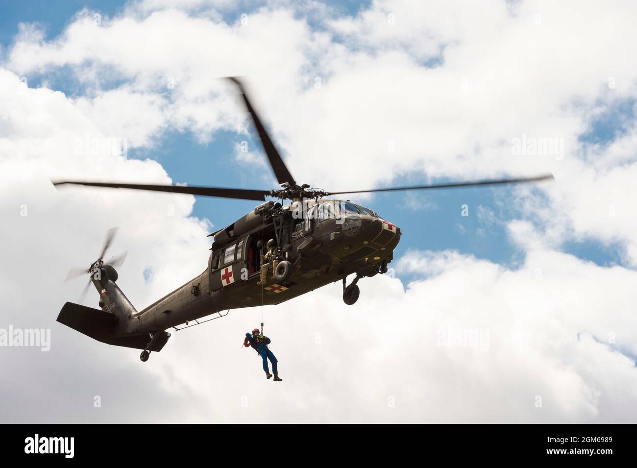 Texas Army National Guardsmen with the 2nd Battalion, 149th Aviation ...