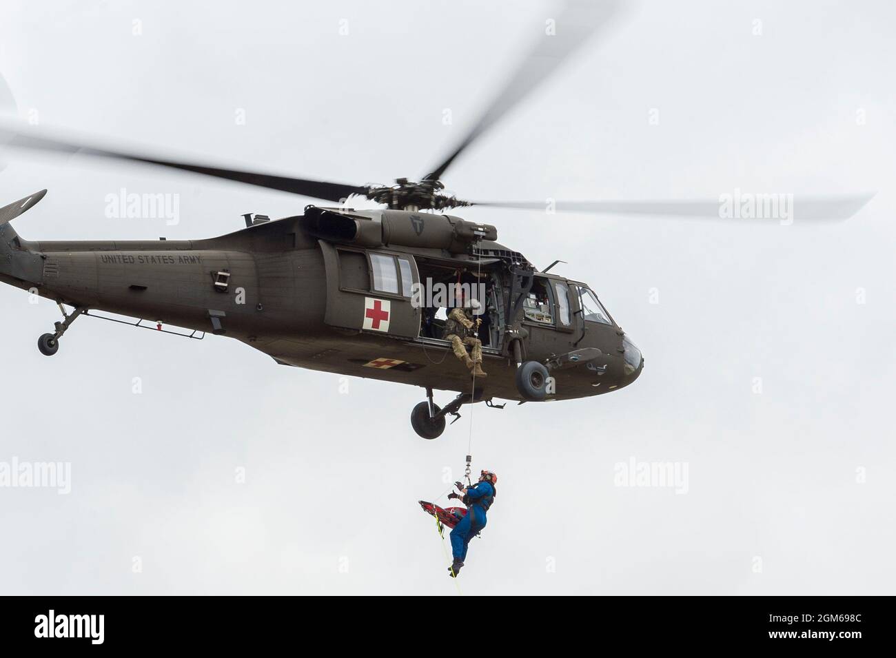 Texas Army National Guardsmen with the 2nd Battalion, 149th Aviation ...