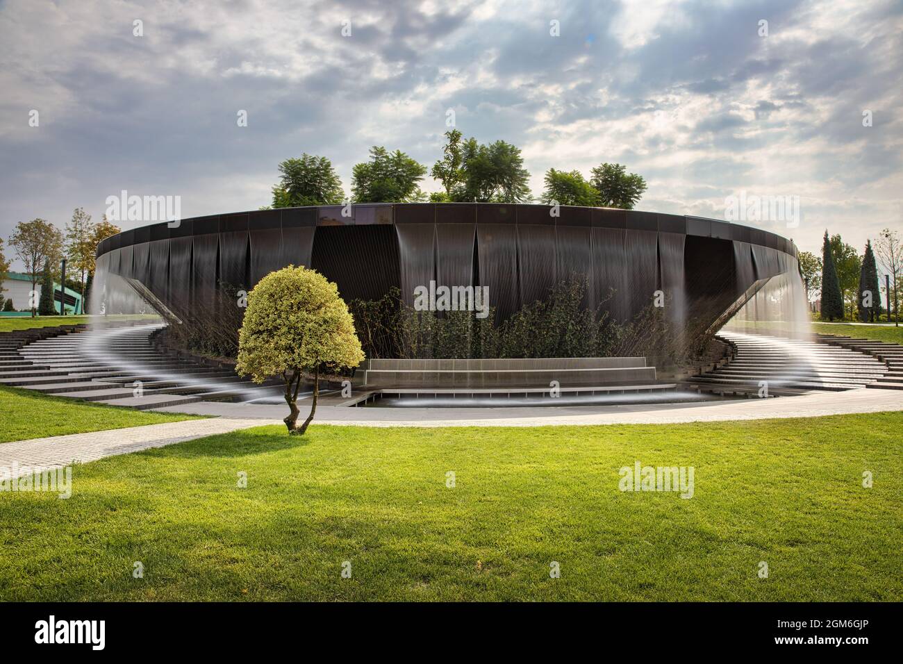 Infinity Fountain High Resolution Stock Photography and Images - Alamy