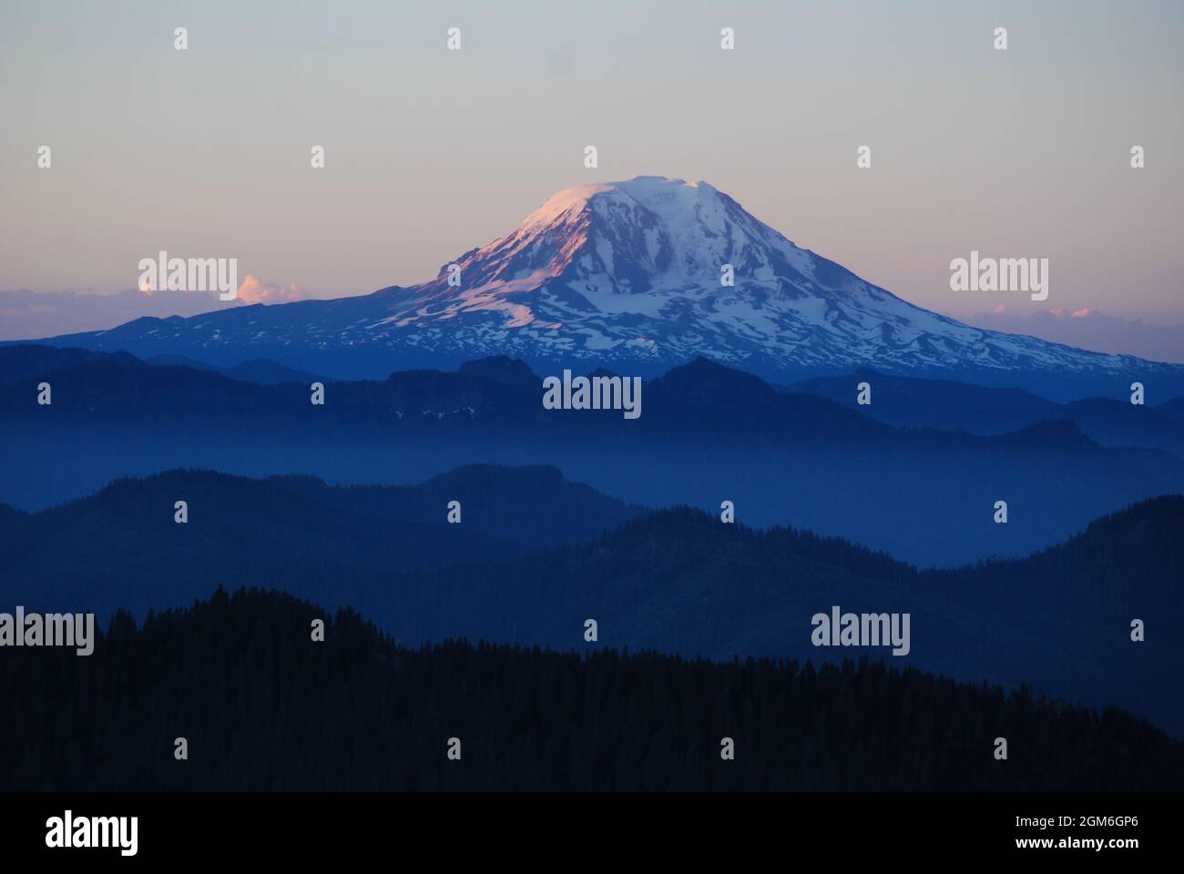 Mt adams glacier mt hi-res stock photography and images - Alamy