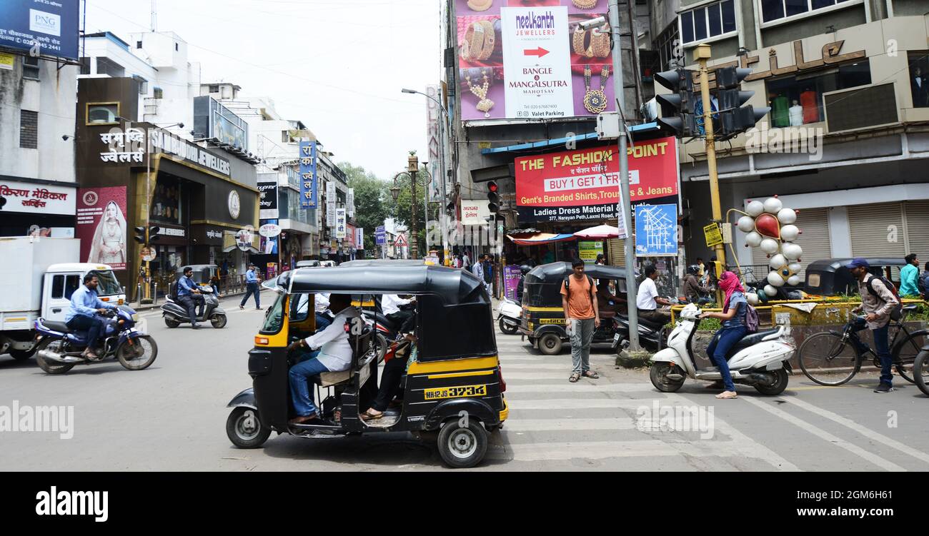 Streets pune hi-res stock photography and images - Alamy