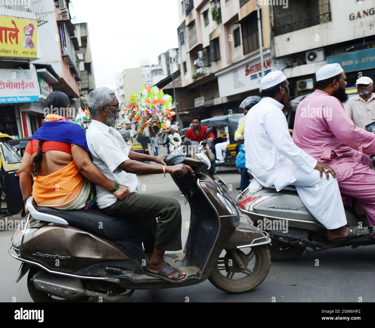 Traffic in Pune, India Stock Photo - Alamy