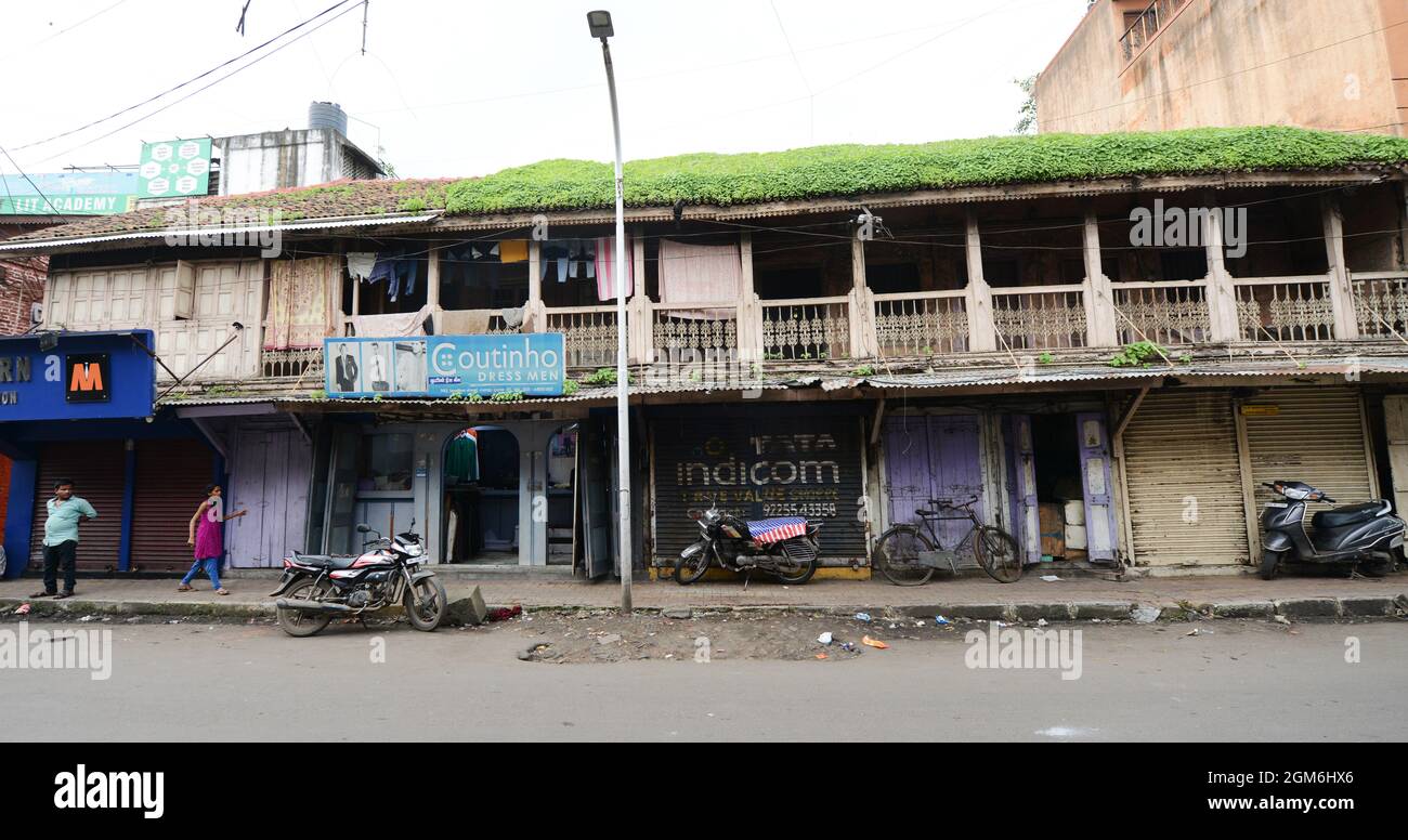 Beautiful old houses on Boottee street in Pune, India Stock Photo - Alamy