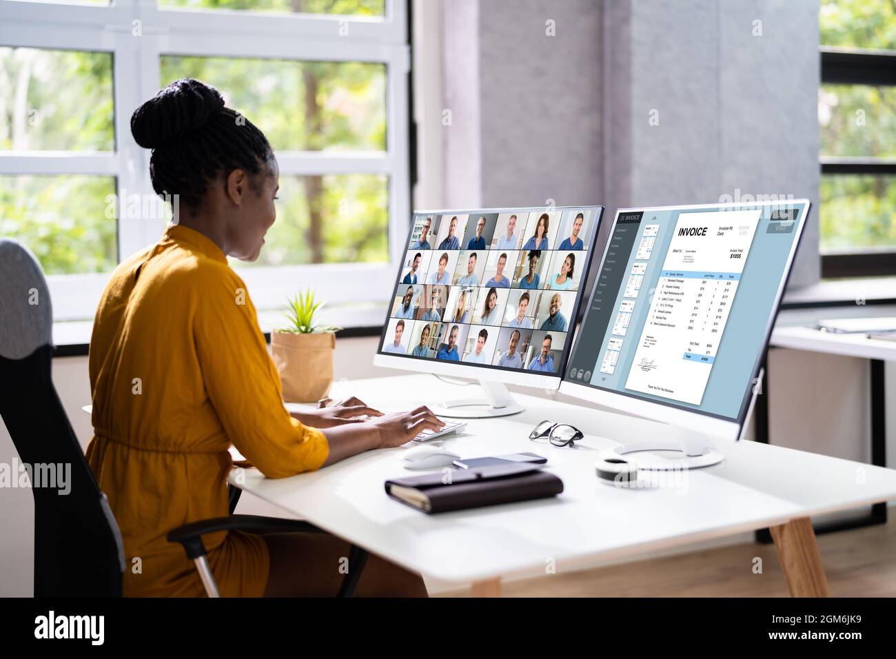 Software training hi-res stock photography and images - Alamy