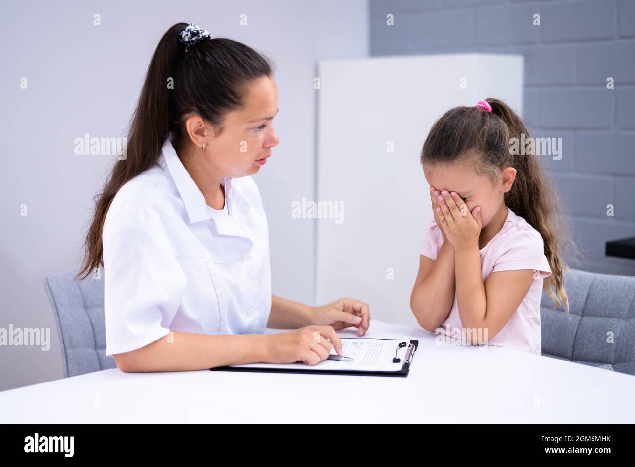Crying woman hospital hi-res stock photography and images - Alamy