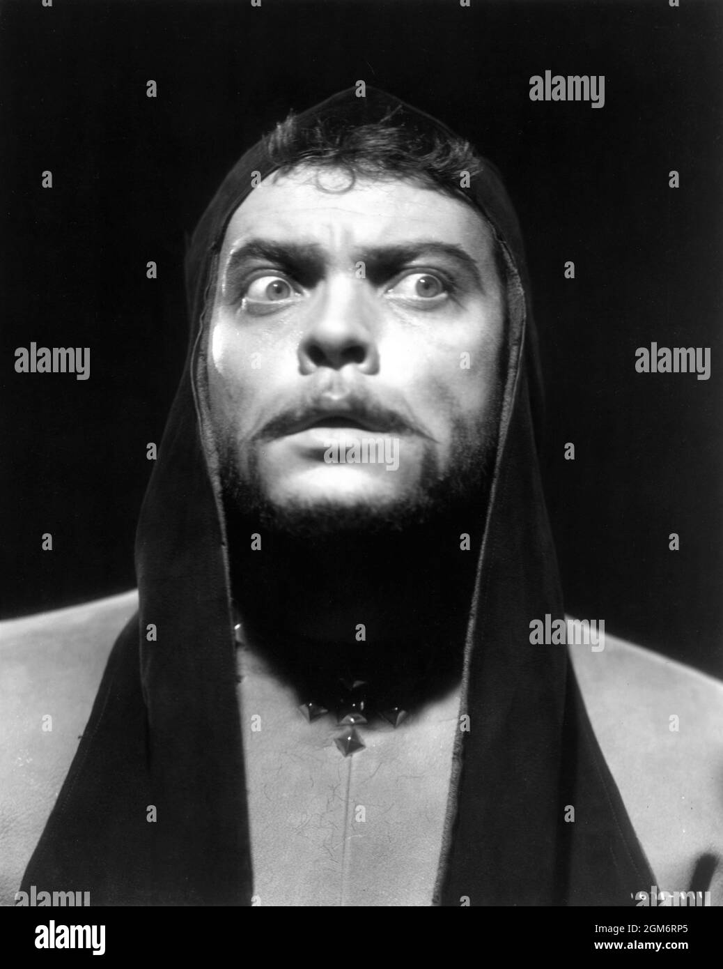 ORSON WELLES Portrait by ROMAN FREULICH in MACBETH 1948 director ...