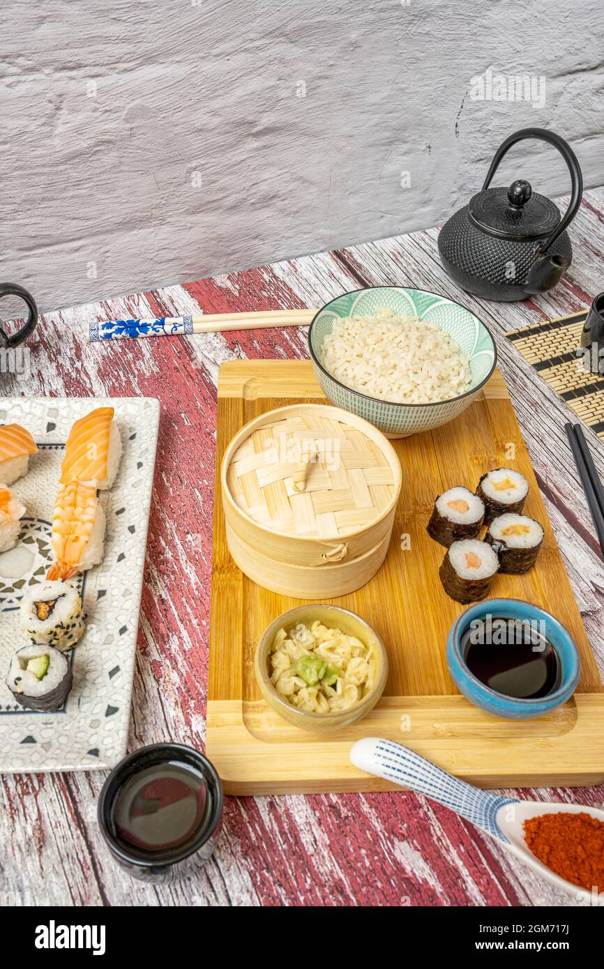 Rice roll dim sum hi-res stock photography and images - Alamy