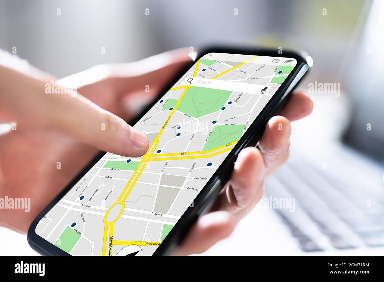 Man selling cellphone hi-res stock photography and images - Alamy