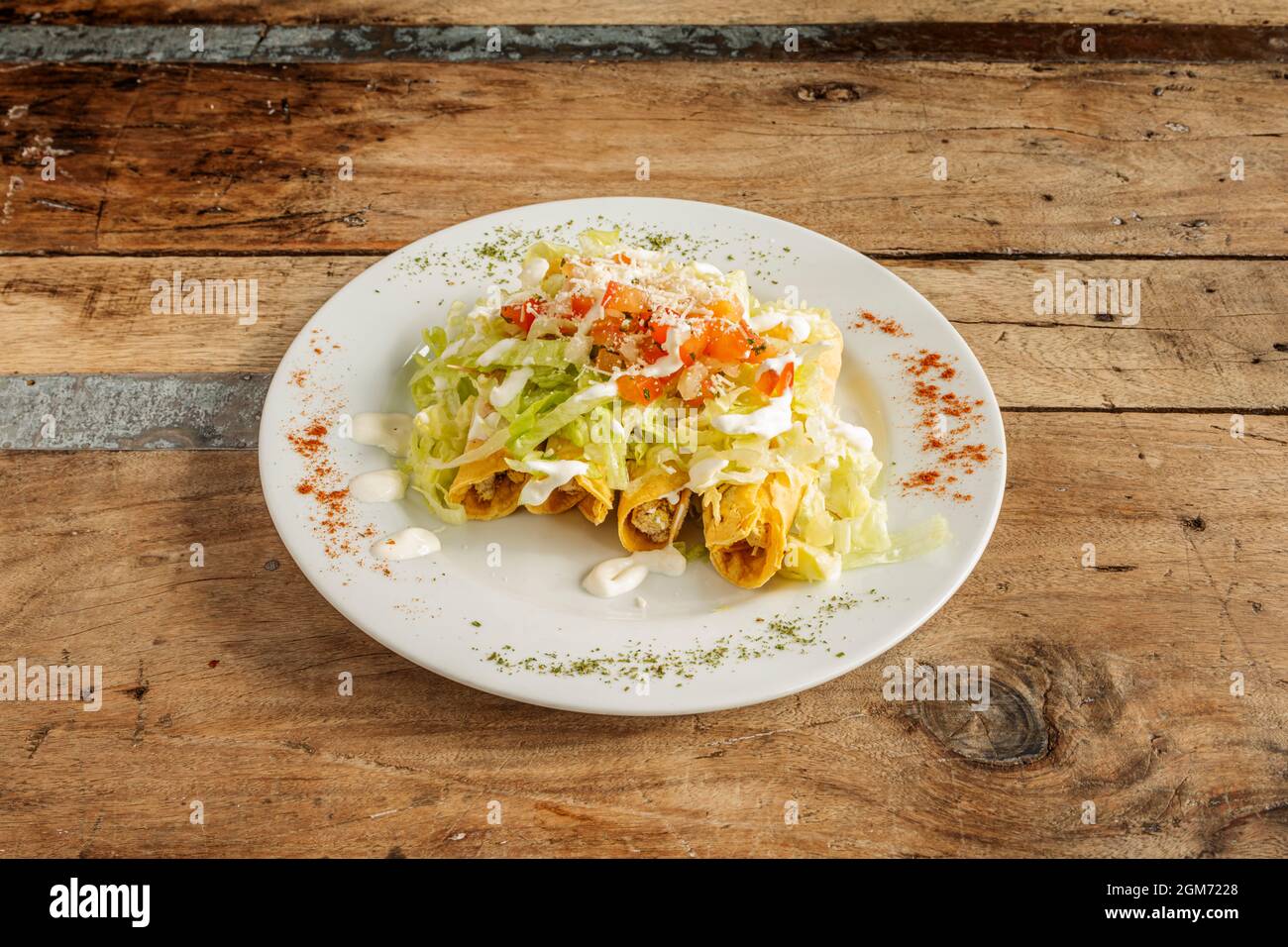 Golden tacos hi-res stock photography and images - Alamy