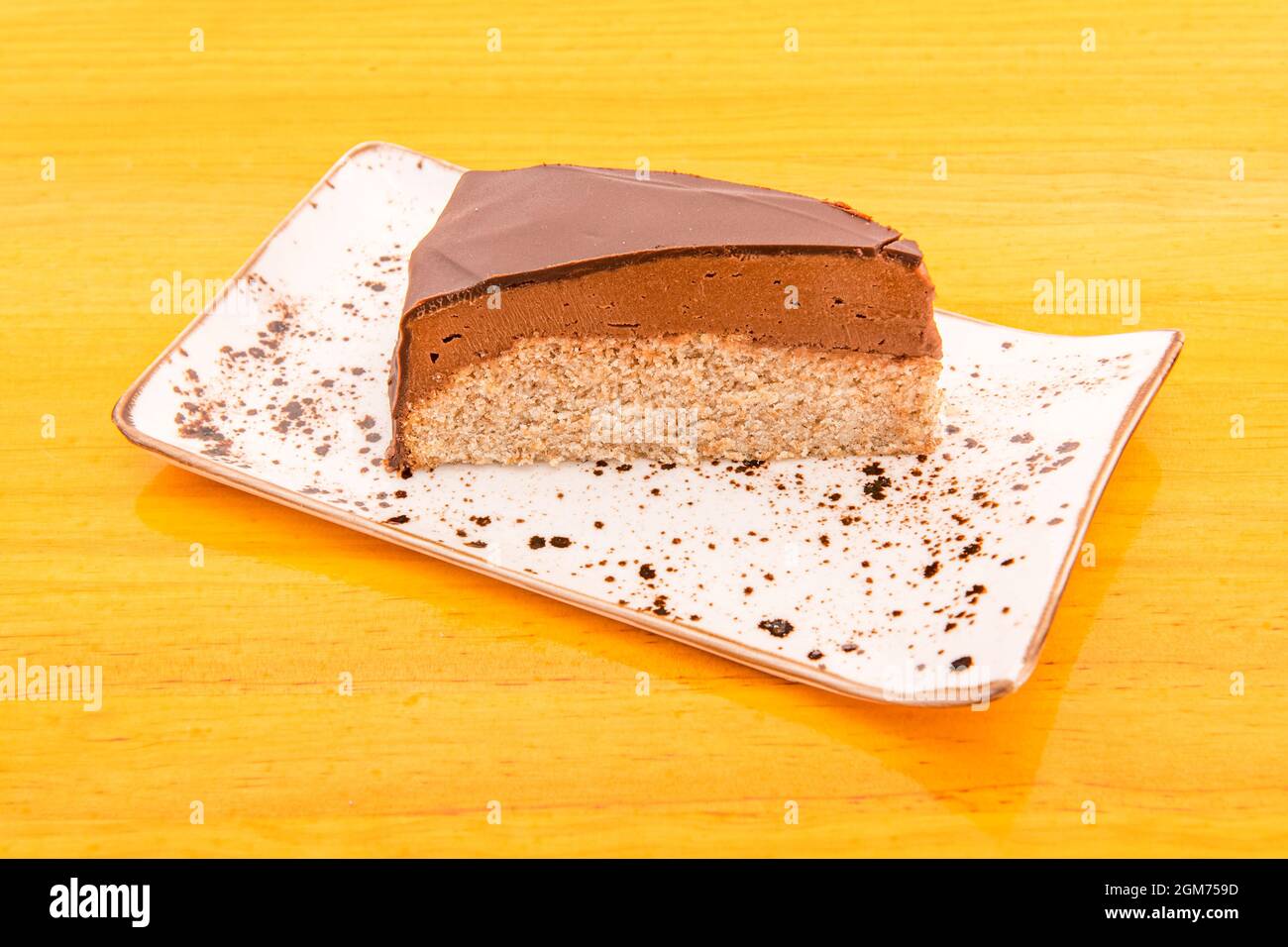 Ferrero rocher delicious cake hi-res stock photography and images - Alamy