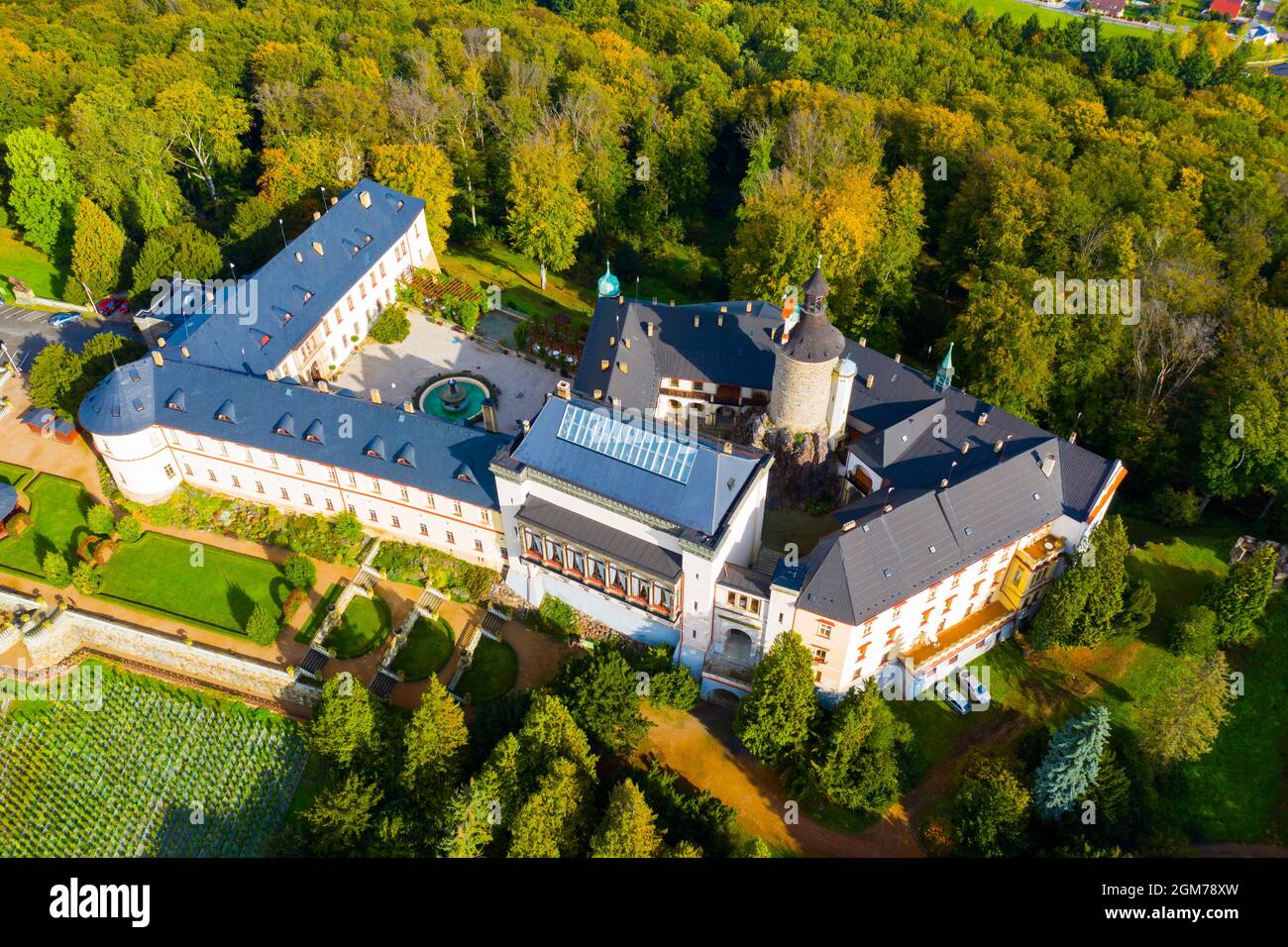 Top view of medieval castle Zbiroh Stock Photo - Alamy