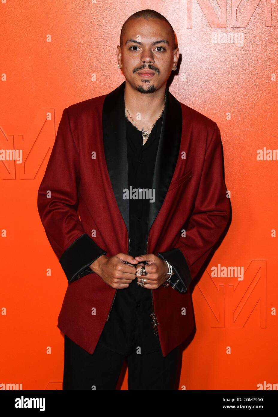 BEVERLY HILLS, LOS ANGELES, CALIFORNIA, USA - SEPTEMBER 16: Actor Evan ...