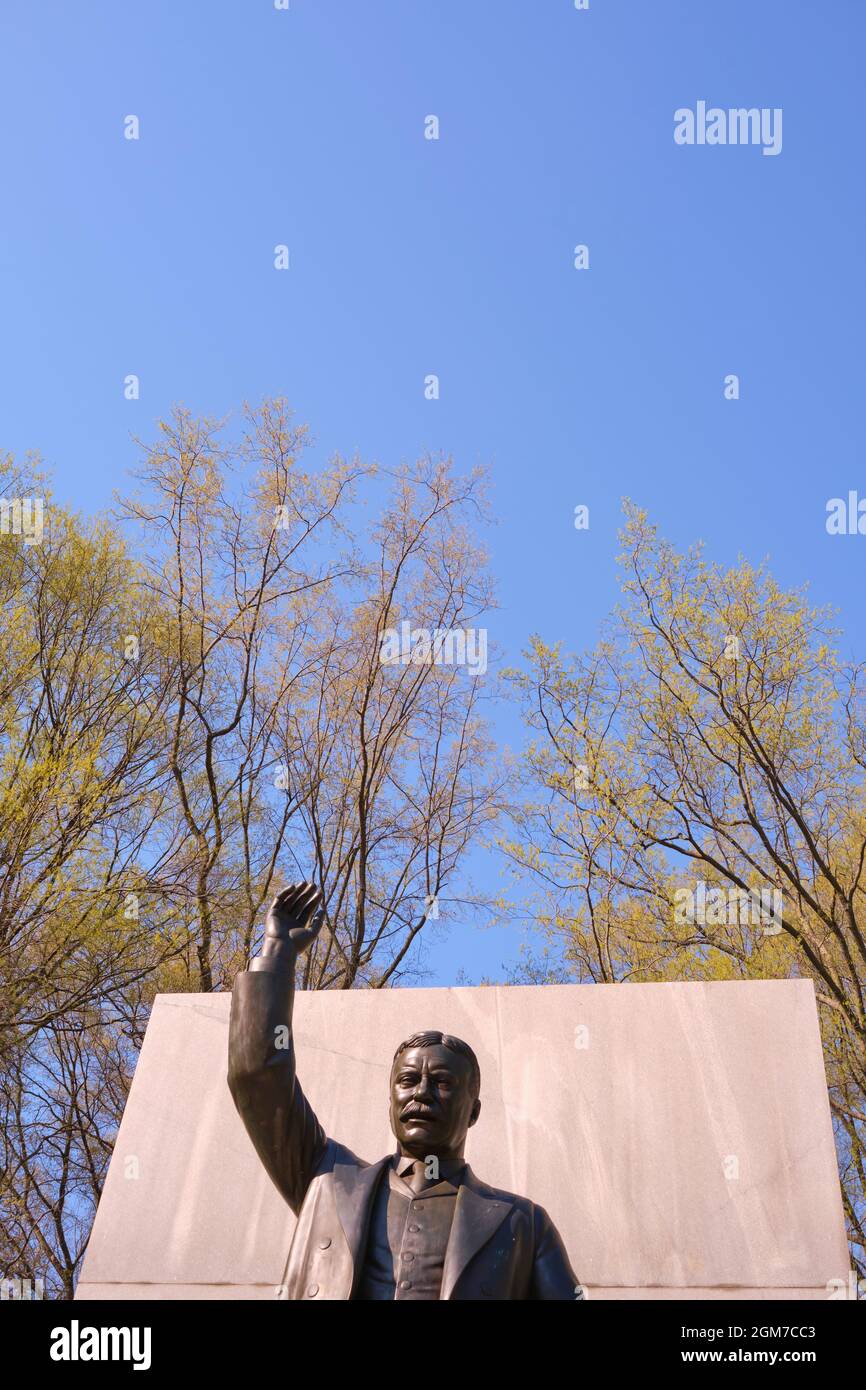 Detail of the bronze President Teddy Roosevelt statue, sculpture at the ...