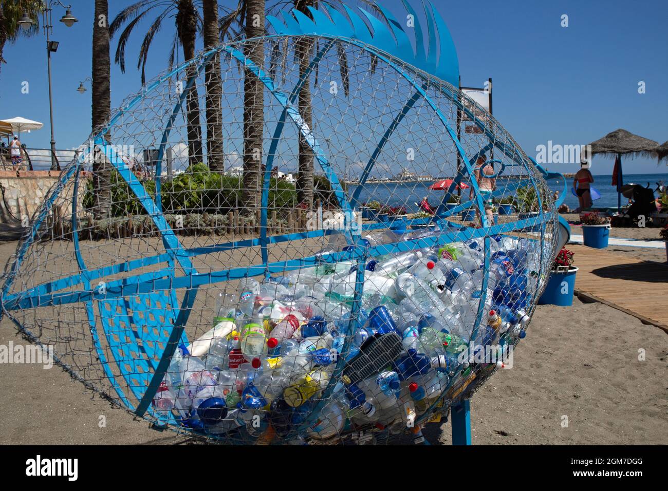 Litter fish hi-res stock photography and images - Alamy
