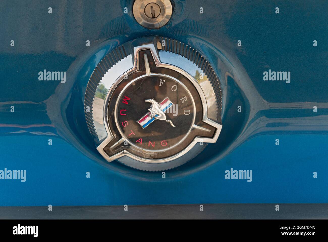 Logo Ford Mustang Convertible Stock Photo - Alamy