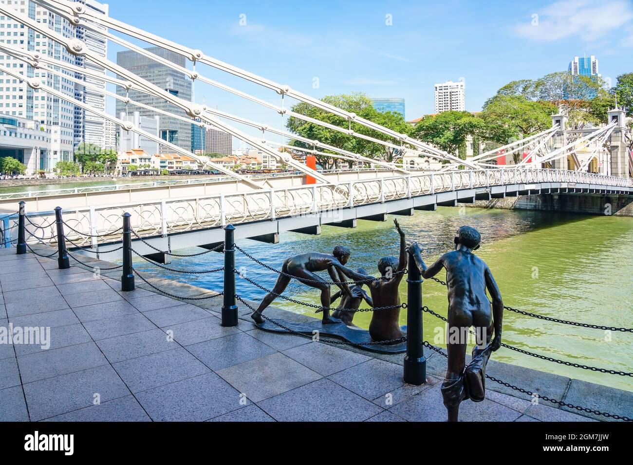 Cavenagh Bridge over the Singapore River is one of the oldest bridges ...