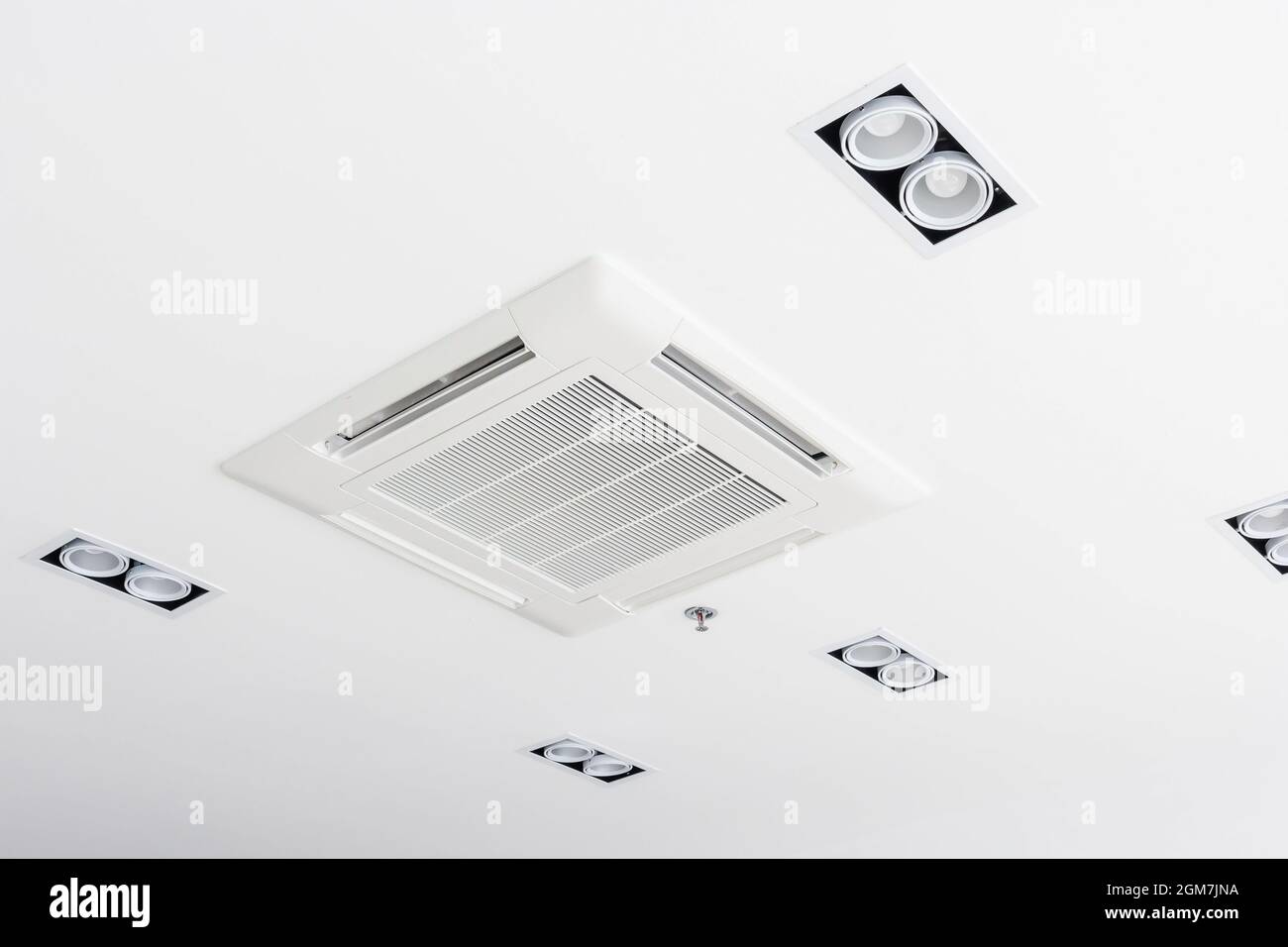Ceiling cassette unit hi-res stock photography and images - Alamy