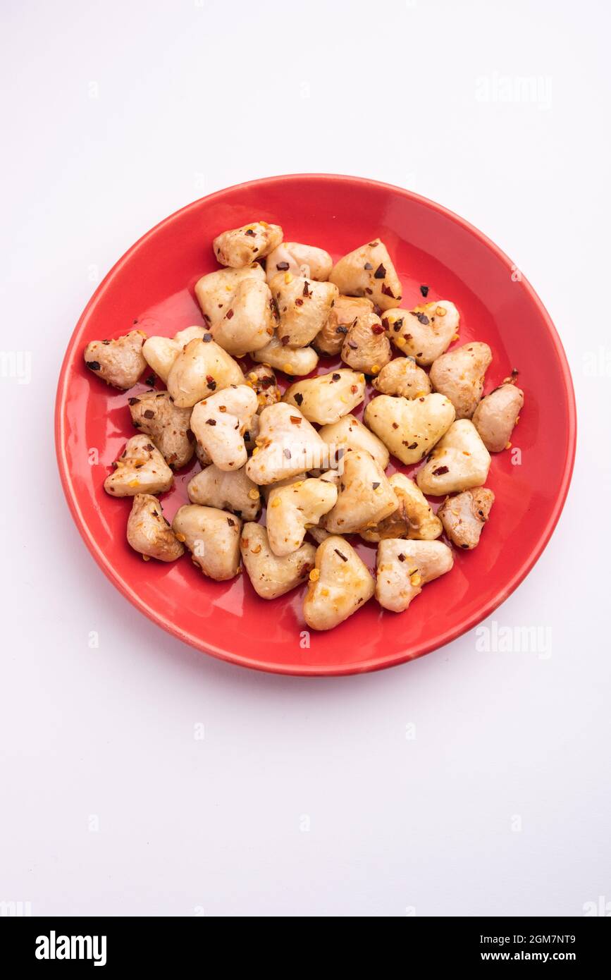 Stir fried water chestnuts recipe or Singhara or Singoda fry Stock ...