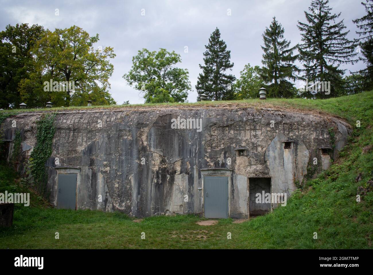 World war ww1 gun emplacements hi-res stock photography and images - Alamy
