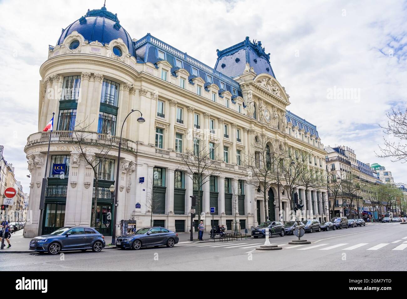 PARIS, FRANCE - APRIL 09, 2018: Paris residential buildings. Old Paris ...