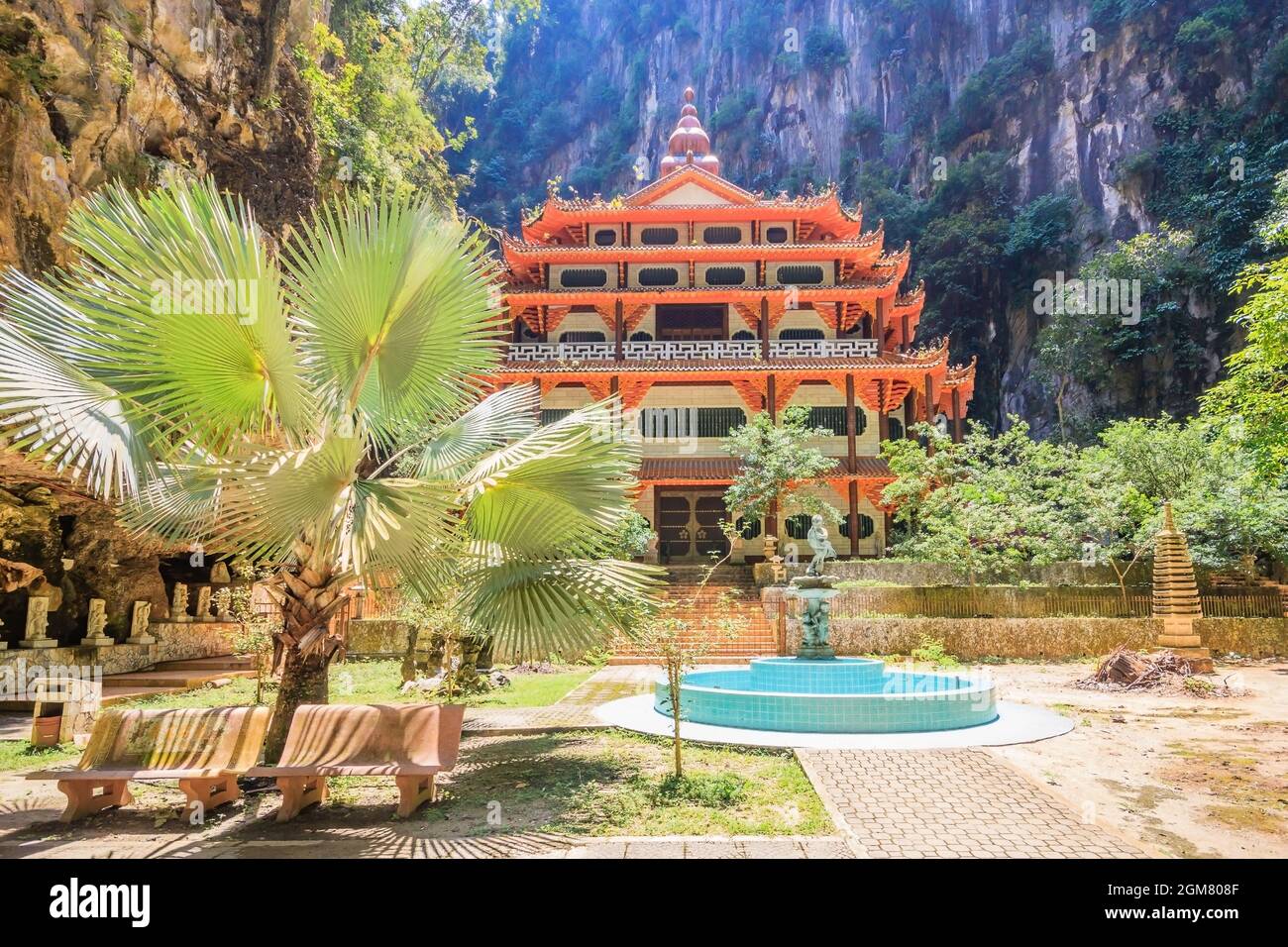 Sam Poh Tong Temple is the most famous and developed cave temple in ...