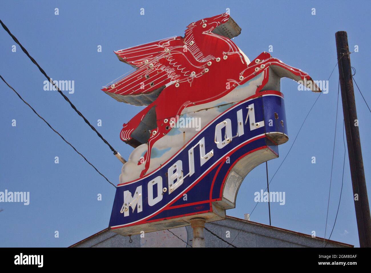 Jacksonville, TX: Vintage Mobil Oil Sign at abandoned bulk oil station ...