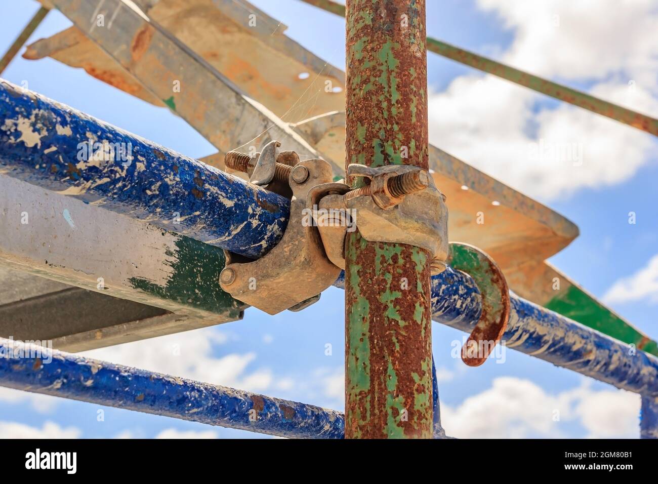 Scaffolding pipe clamp and parts, An important part of building ...