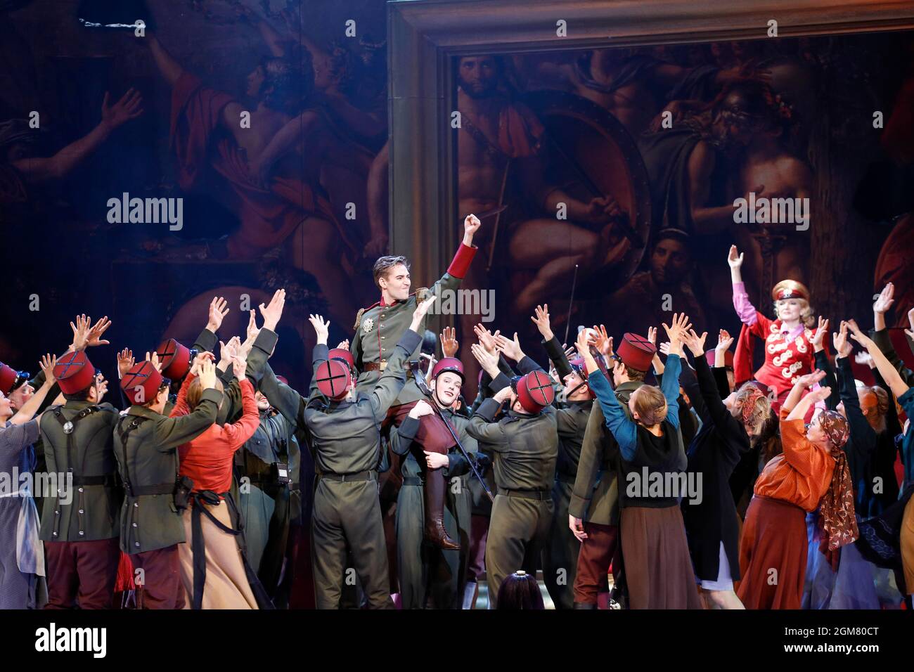 Maximilian Mayer und das Ensemble in der Opera bouffe "Die ...