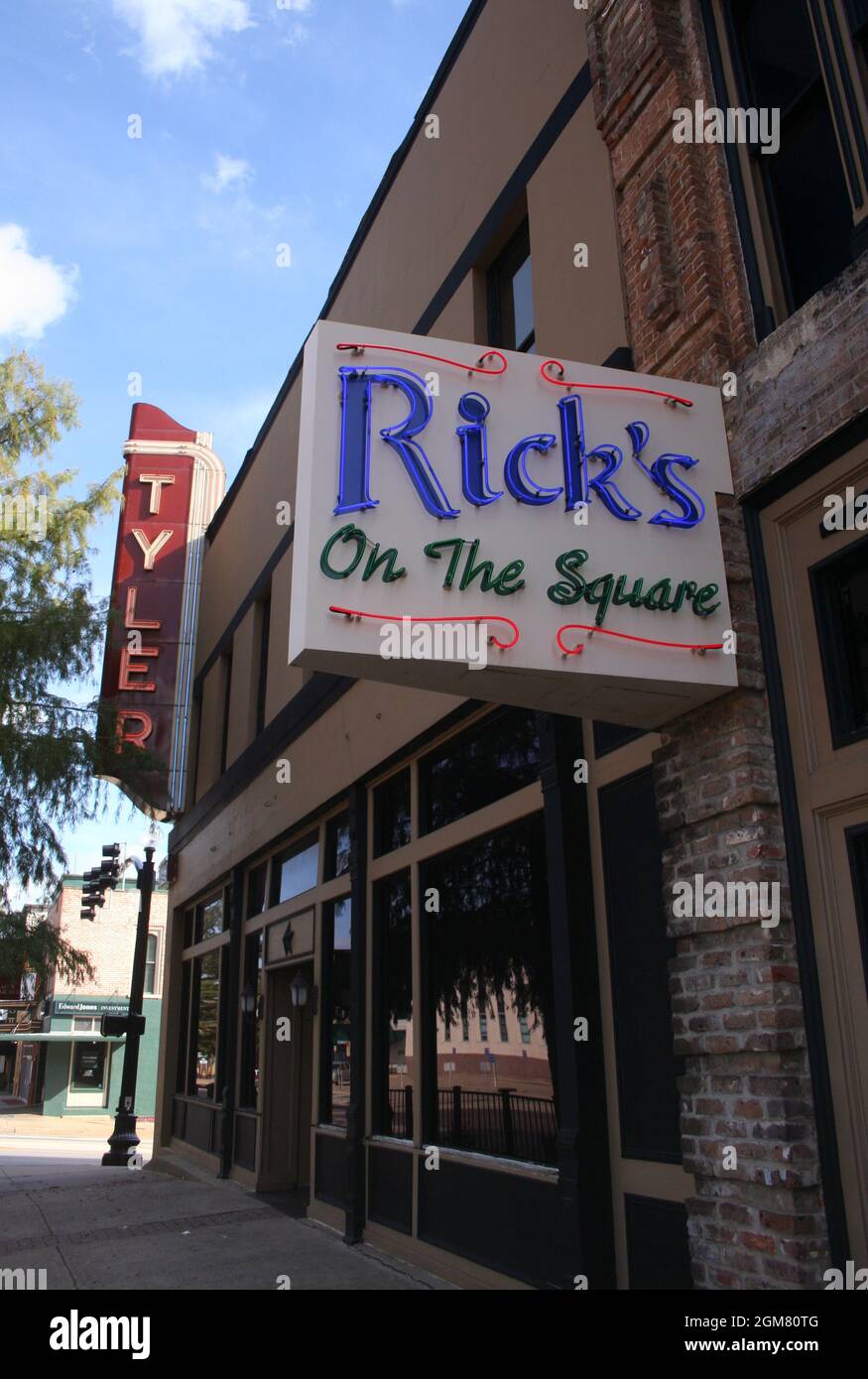 Tyler, Tx: Historic Downtown Tyler with vintage neon Tyler sign ...
