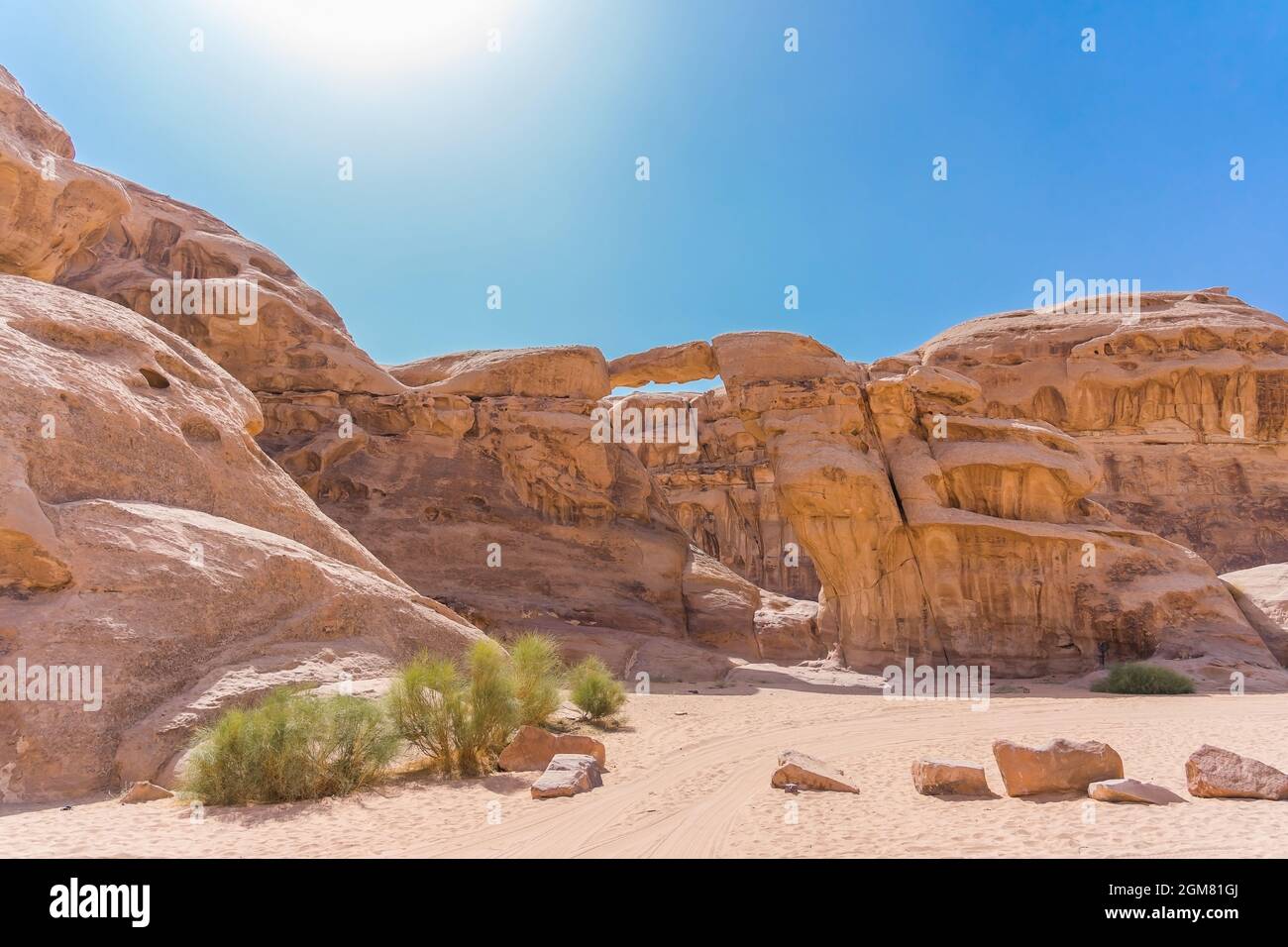 Bedouin stone arch wadi rum hi-res stock photography and images - Alamy