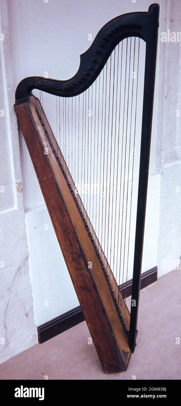 Arpa. Siglo XVII. Museo de la Música, Barcelona Stock Photo - Alamy