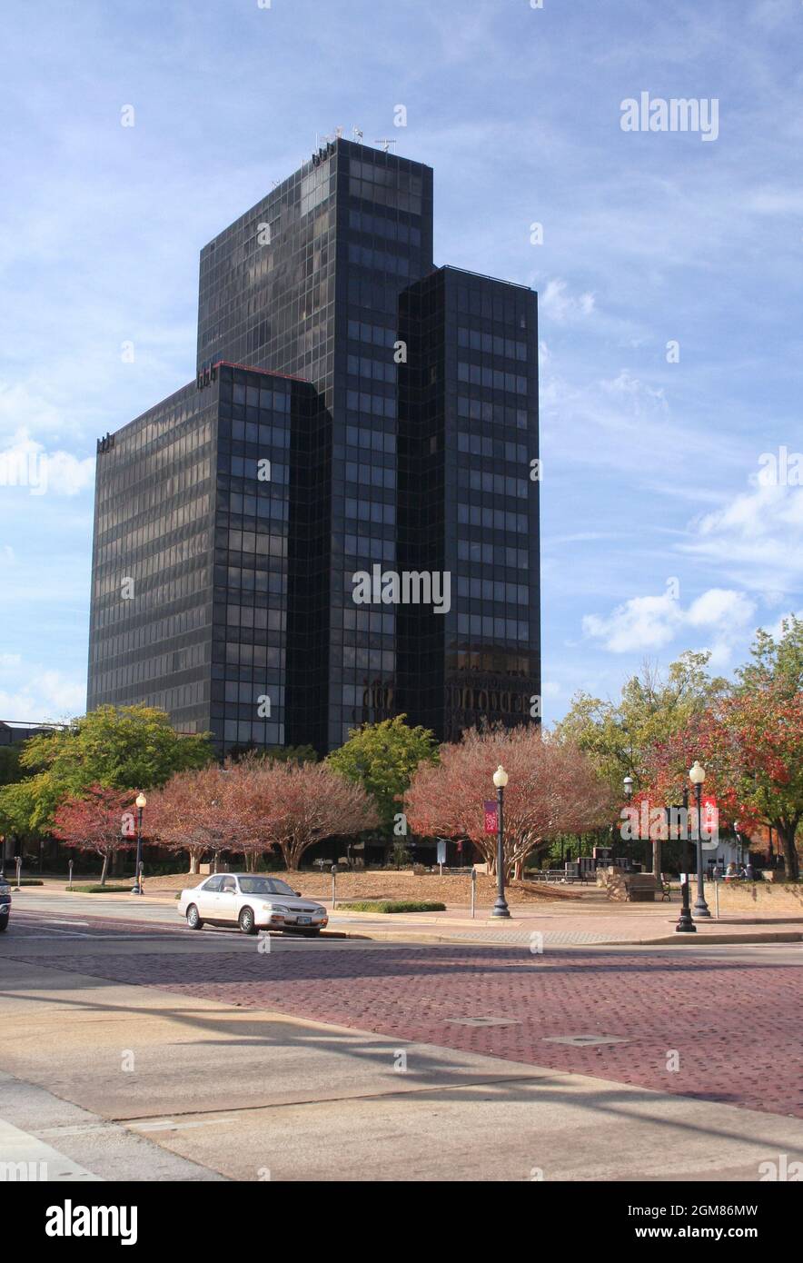 Tyler, Texas : The Plaza Tower office building located in downtown ...