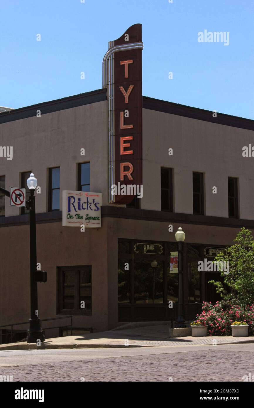 Modern courthouse sign hi-res stock photography and images - Alamy