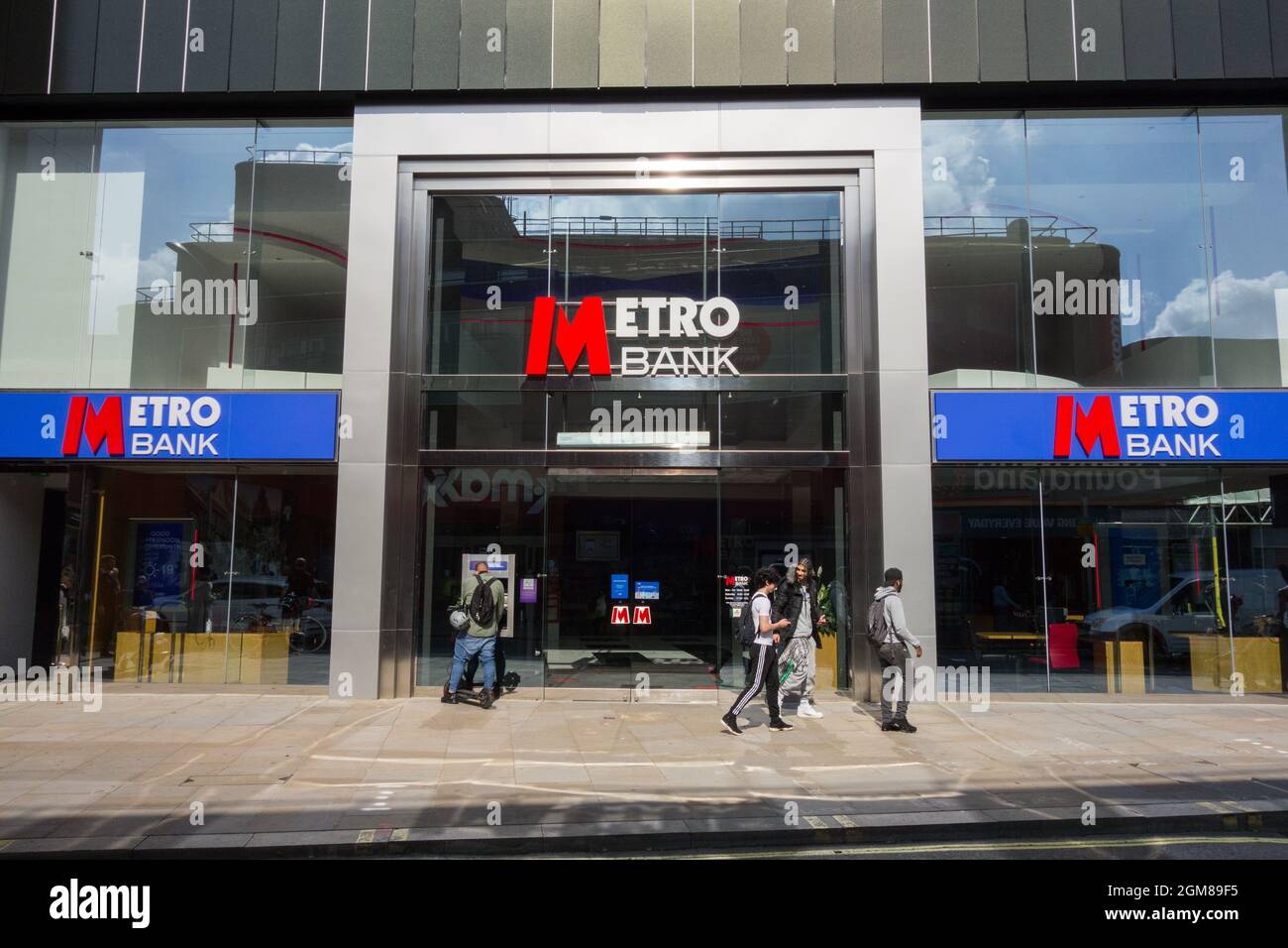 Metro Bank, King's Mall, King Street, Hammersmith, London, W6, England ...