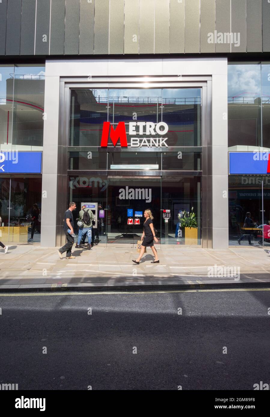 Metro Bank, King's Mall, King Street, Hammersmith, London, W6, England ...