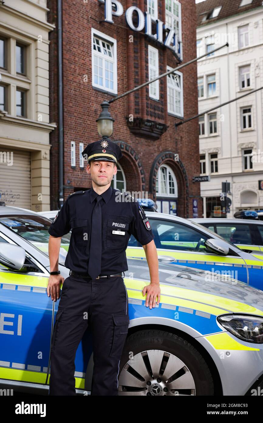Hamburg, Germany. 17th Sep, 2021. Police Senior Superintendent ...