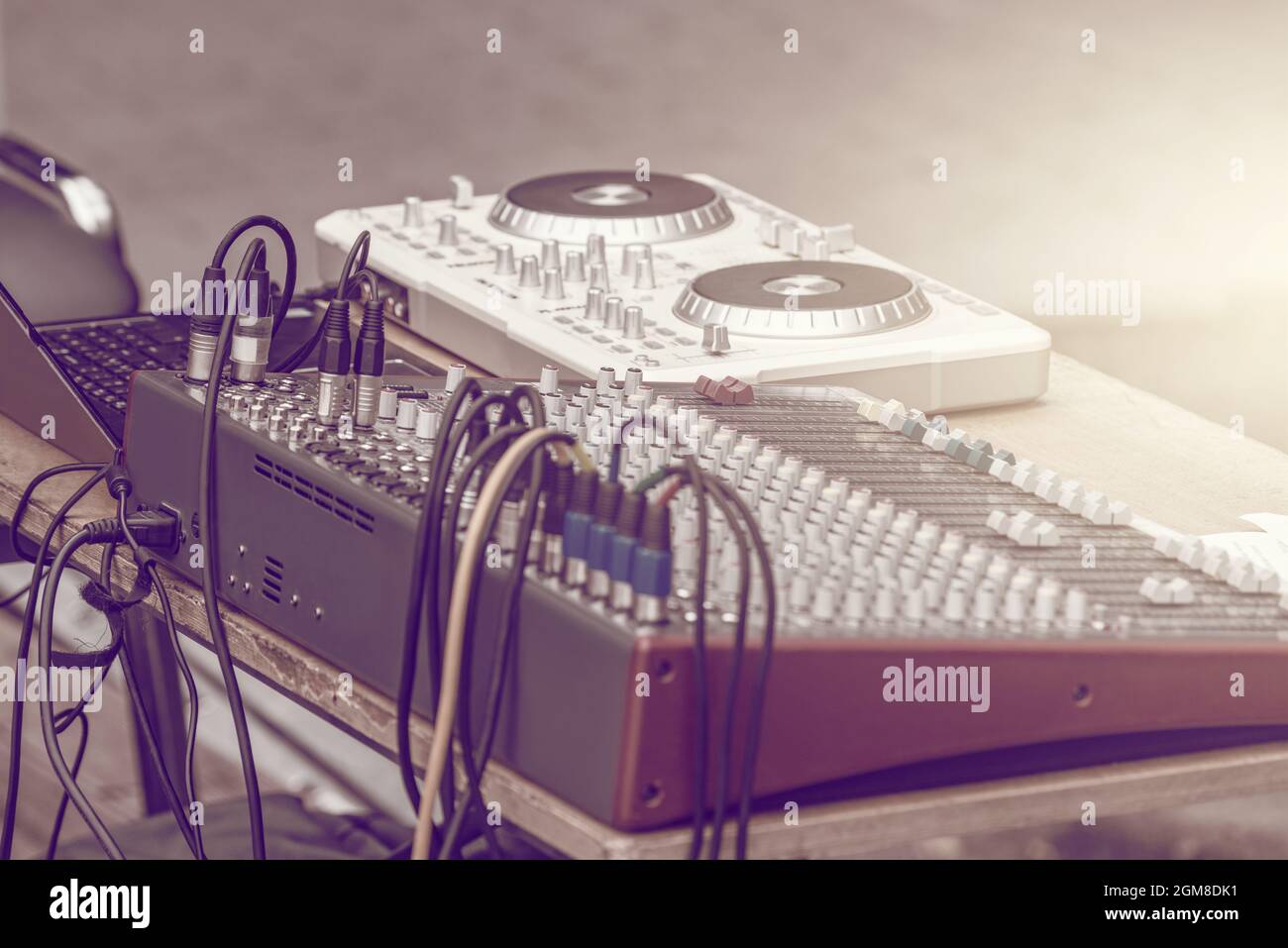 Music studio mixer booth hi-res stock photography and images - Alamy