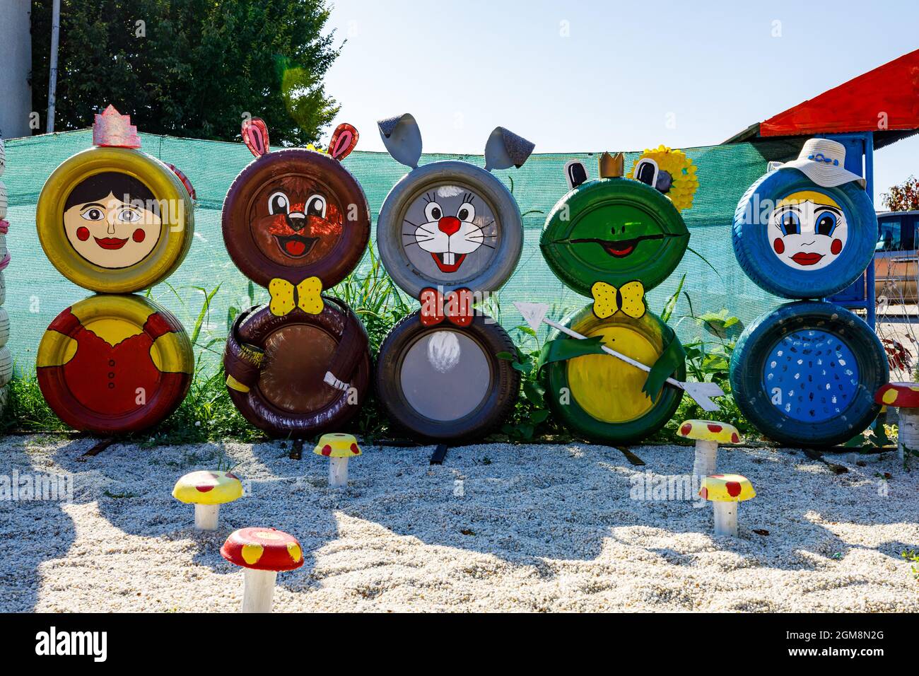 Mouse made from old wheels decoration Stock Photo - Alamy