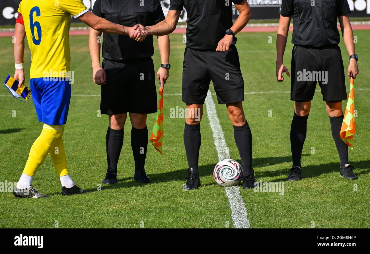 Soccer referees hi-res stock photography and images - Alamy