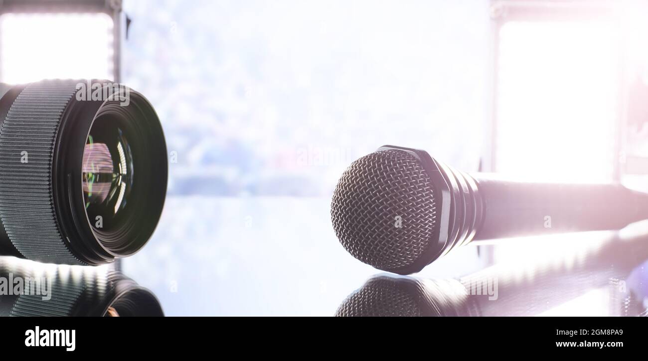 Small empty stage microphone hi-res stock photography and images - Alamy