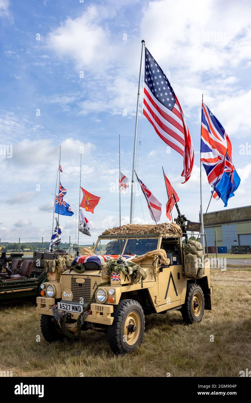 Military land rover hi-res stock photography and images - Alamy