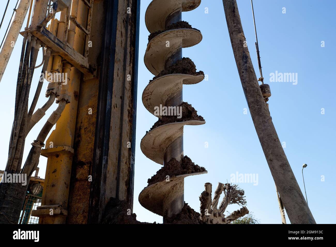 Piling rig hi-res stock photography and images - Alamy