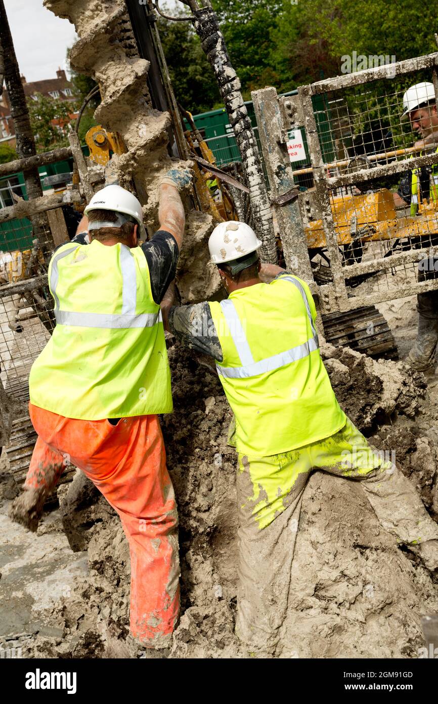 Piling rig hi-res stock photography and images - Alamy