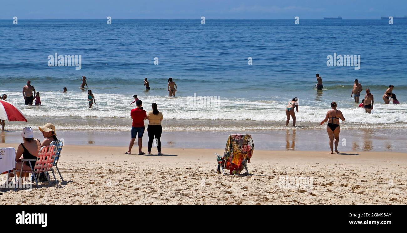 RIO DE JANEIRO, BRAZIL - DECEMBER 27, 2019: People enjoying the day at ...
