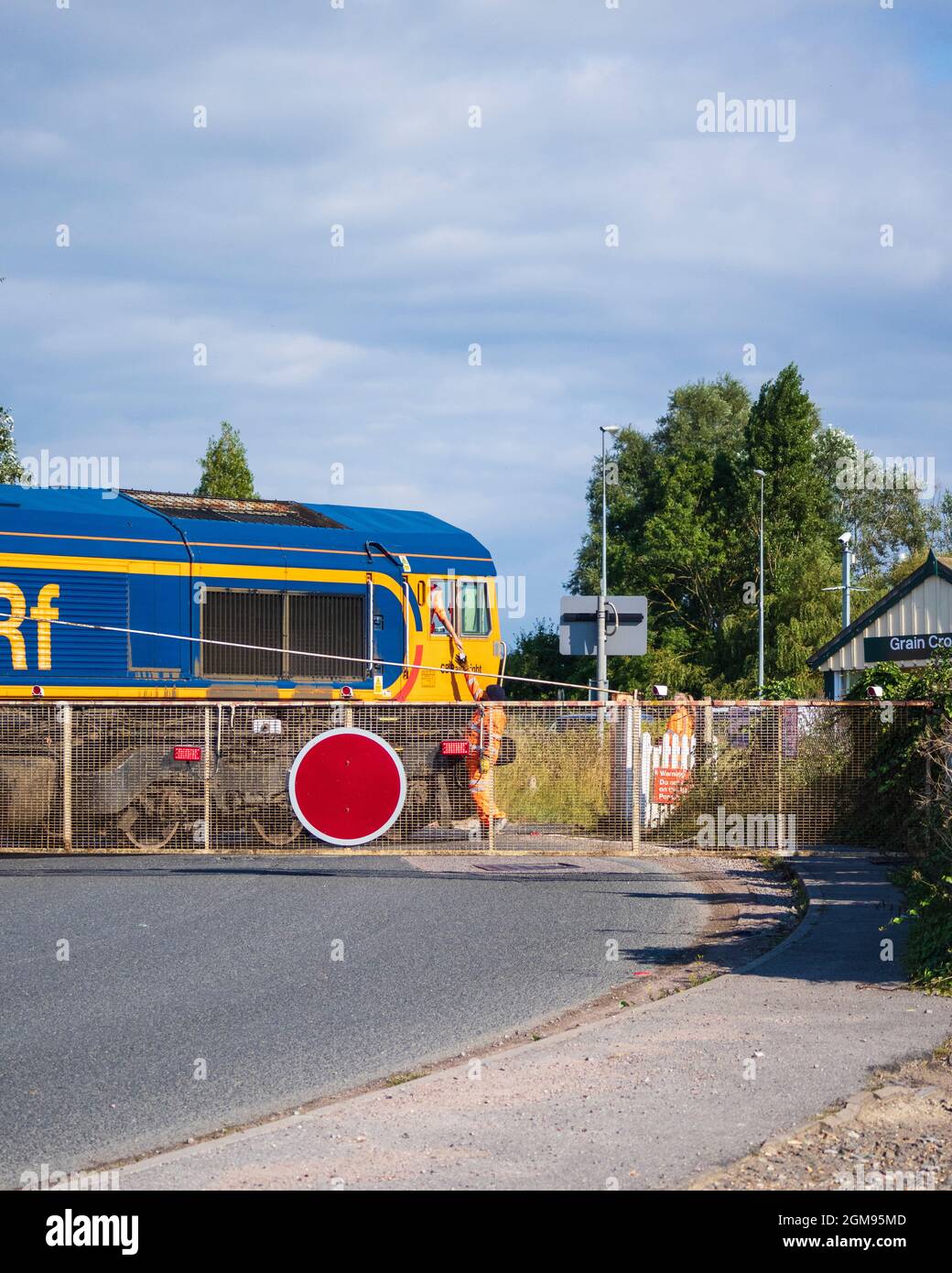 Handover of Single Line Token from GB Railfreight Class 66 Heavy ... Handover of Single Line Token from GB Railfreight Class 66 Heavy ...