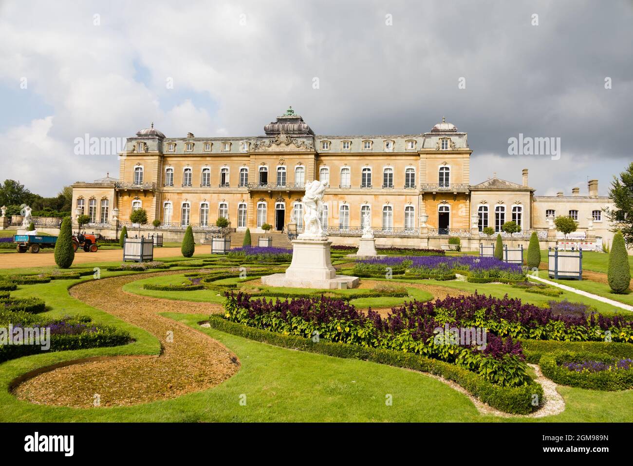 14th century manor house hi-res stock photography and images - Alamy
