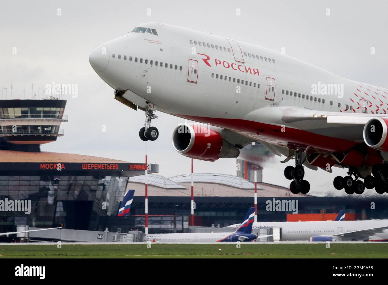 Rossiya Airlines Boeing 747-400 widebody jet airliner departs Moscow ...