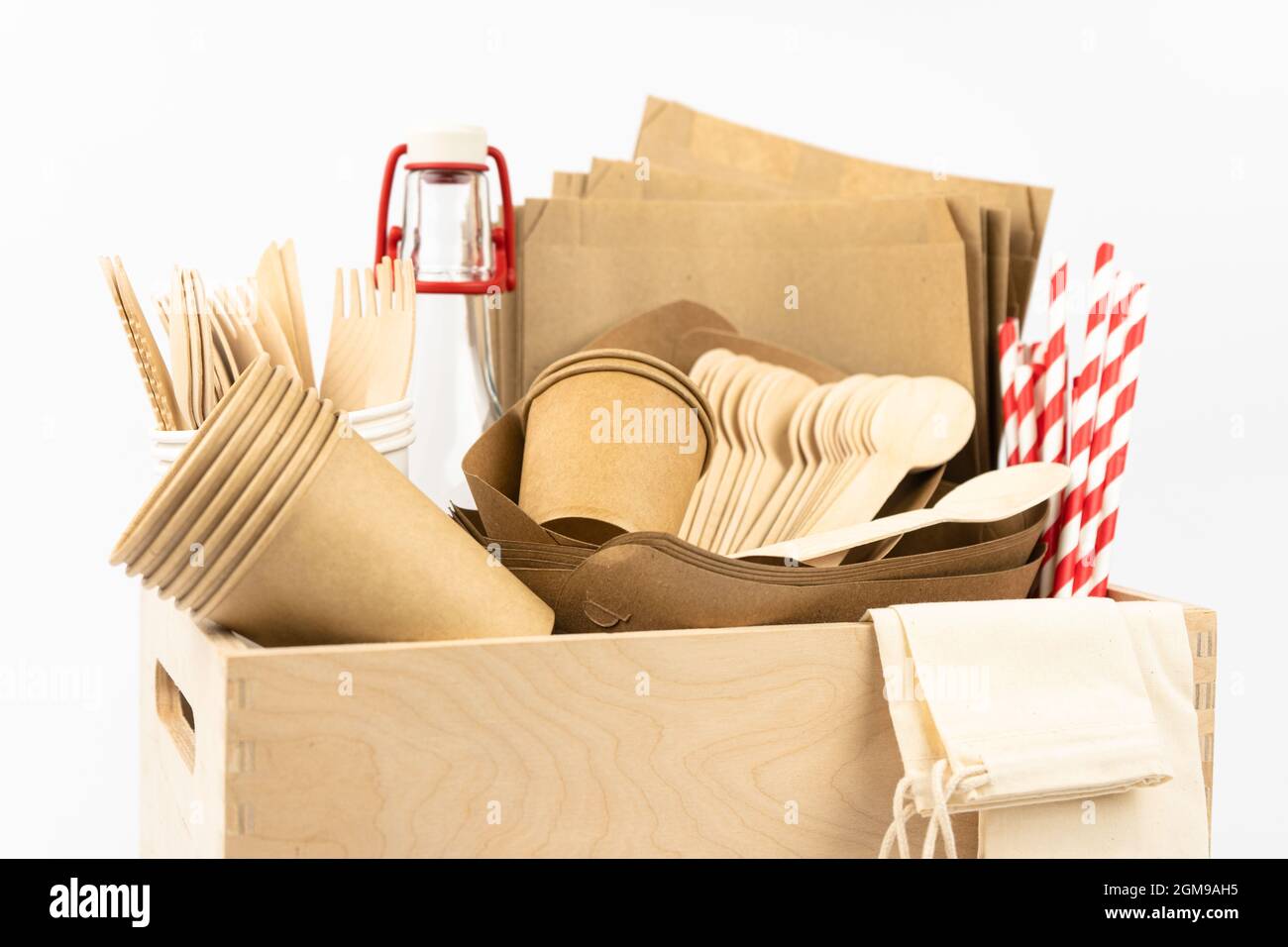 Wooden box with disposable crafted kit for food or picnic delivery cups ...